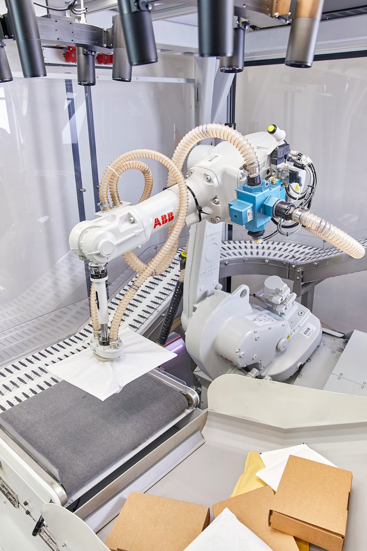 ABB and Covariant Partner to Deploy Integrated AI Robotic Solutions ...